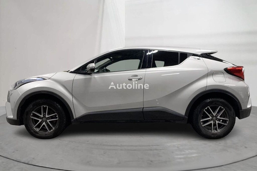 Prodaje se Toyota C-HR krosover na aukciji