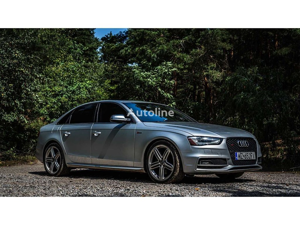 Prodaje se Audi S4 sedan na aukciji