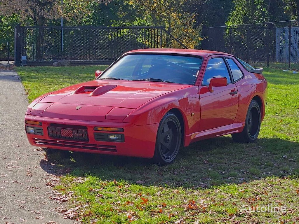 Prodaje se Porsche 924 kupe na aukciji