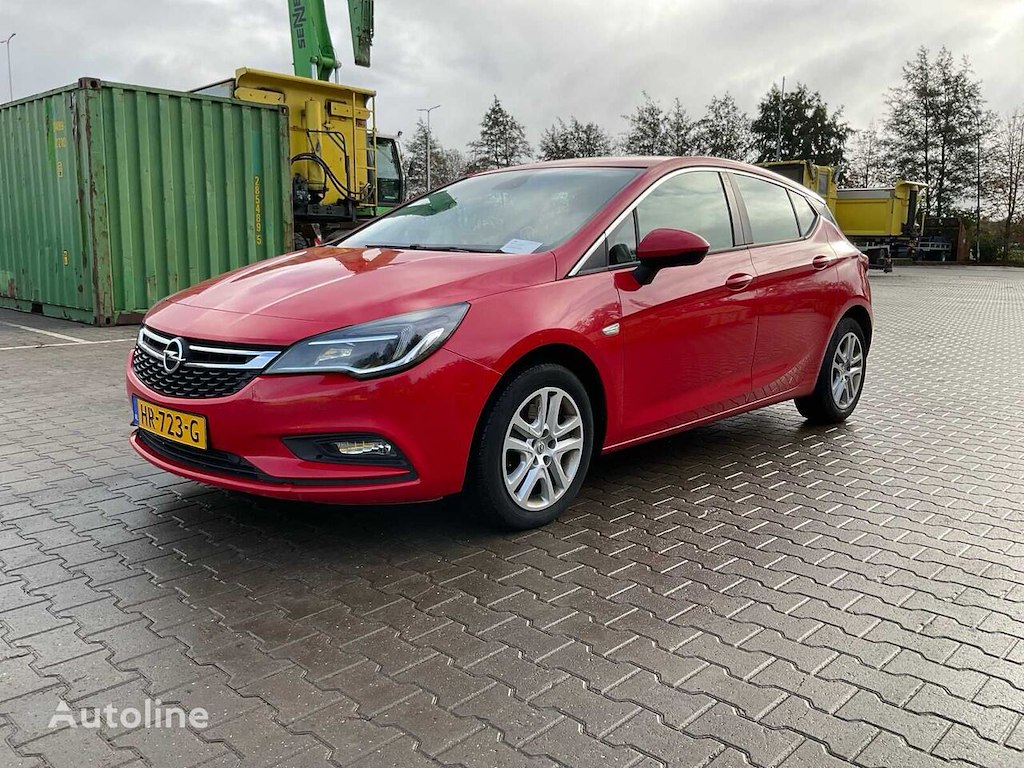 Prodaje se Opel Astra CDTI hečbek na aukciji