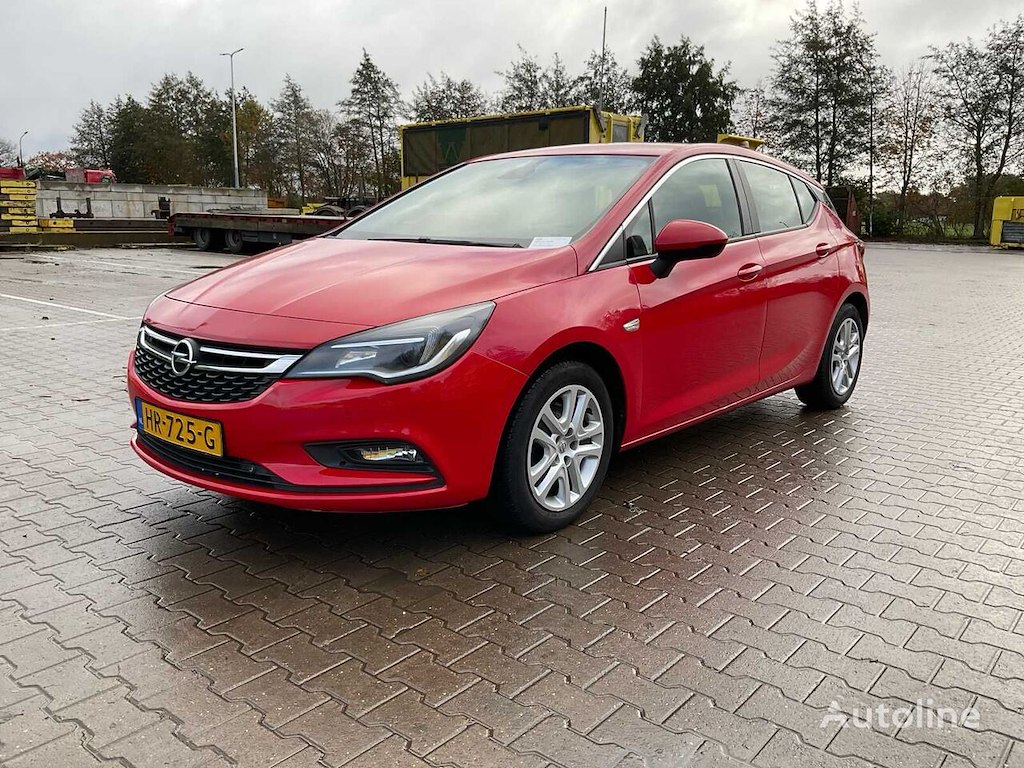 Prodaje se Opel Astra CDTI hečbek na aukciji