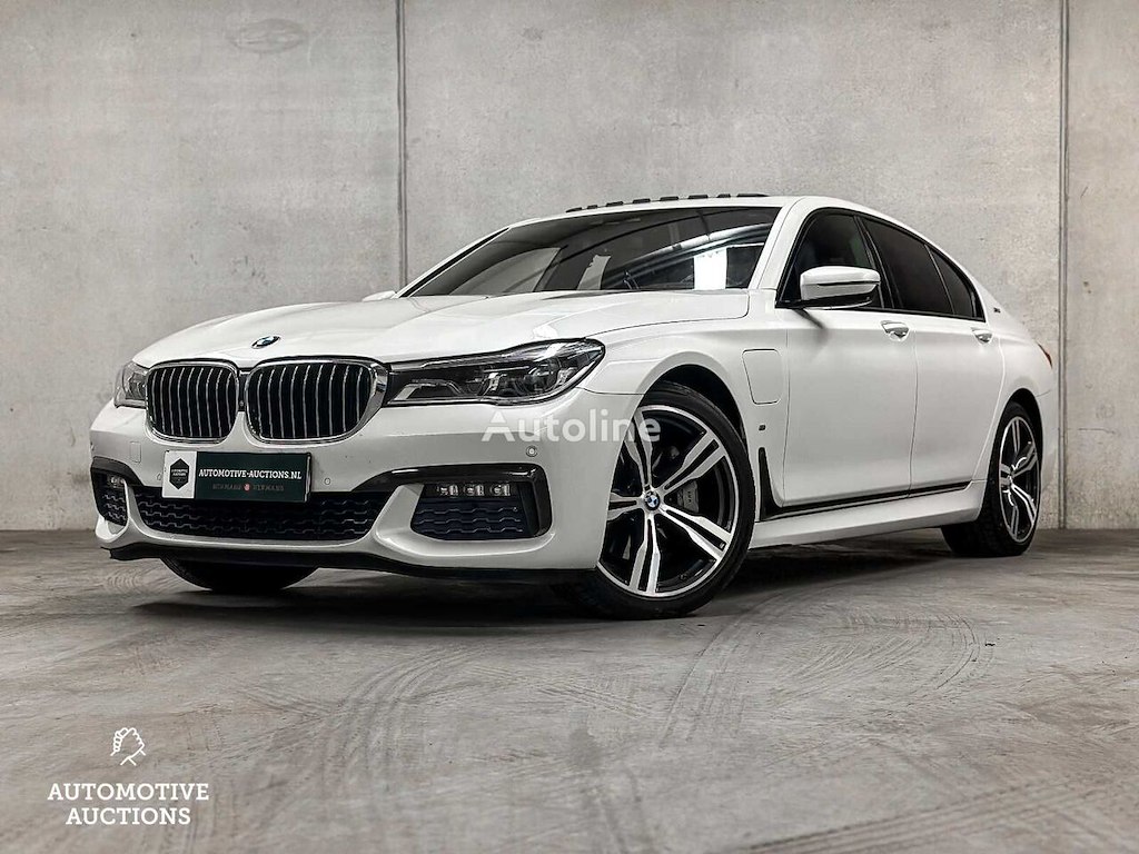 Prodaje se BMW 7-serie sedan na aukciji