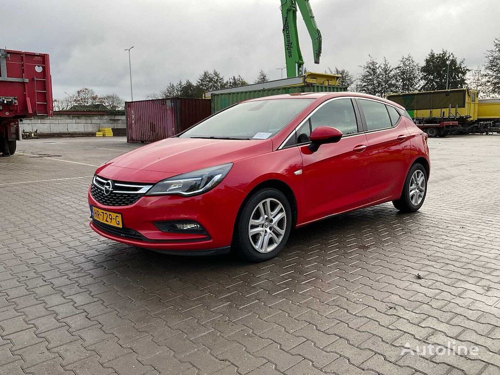 Prodaje se Opel Astra CDTI hečbek na aukciji