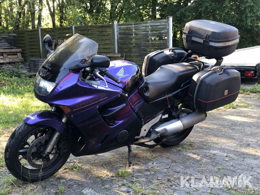 Prodaje se Honda CBR 1000 F motocikl na aukciji