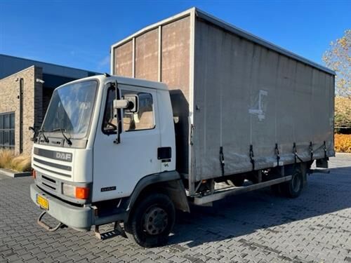 DAF FA45.160 kamion sa klizna zavesa cerada