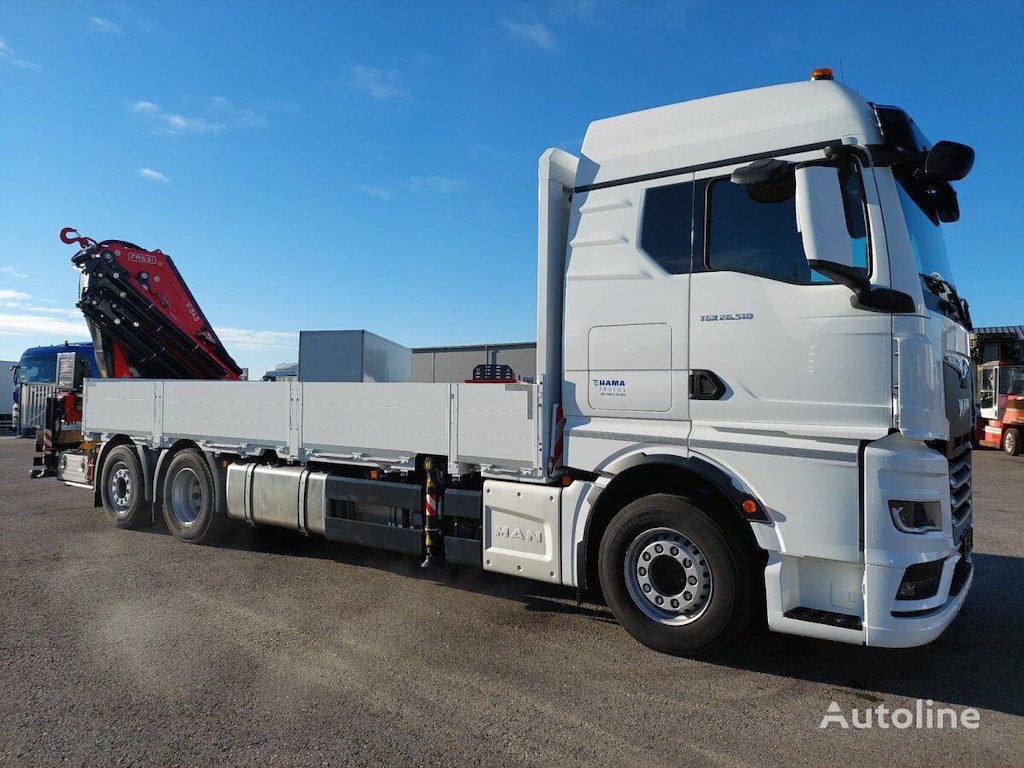 Novi MAN TGX 26.510 LL Pritsche, Fassi F545RA.2.28XE, Containerverschlüs kamion s ravnom platformom