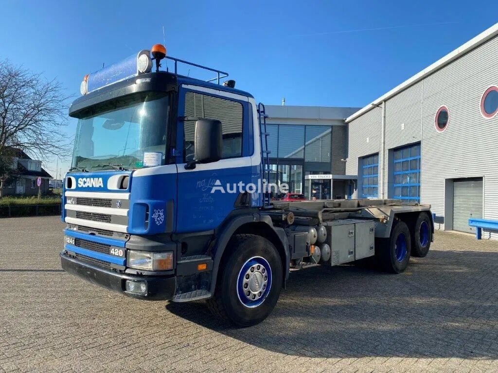 Scania P124-420 / 6X2 / 3 SIDE TIPPER / LIFT AXLE / FULL-STEEL / MANUAL kamion sa kukom za podizanje tereta