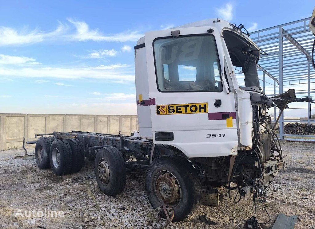 Mercedes-Benz Actros 3241 kamion šasija nakon udesa