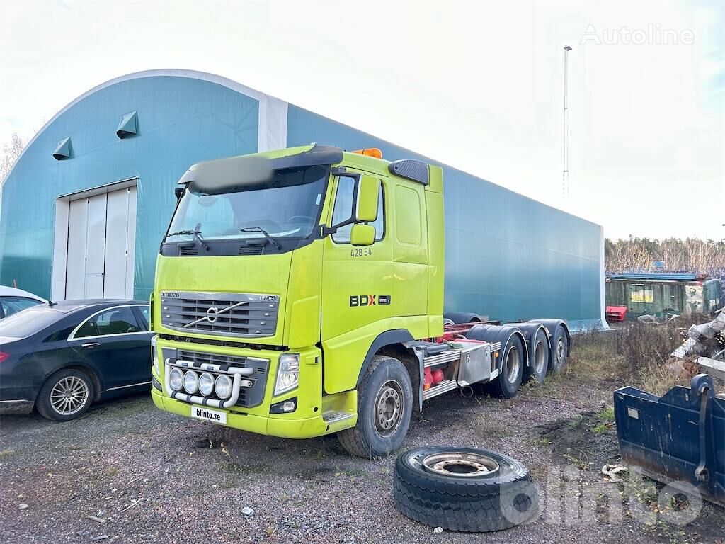 Prodaje se Volvo FH16 8*4 kamion šasija na aukciji