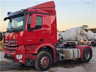 Mercedes-Benz Arocs 1845 LS tegljač
