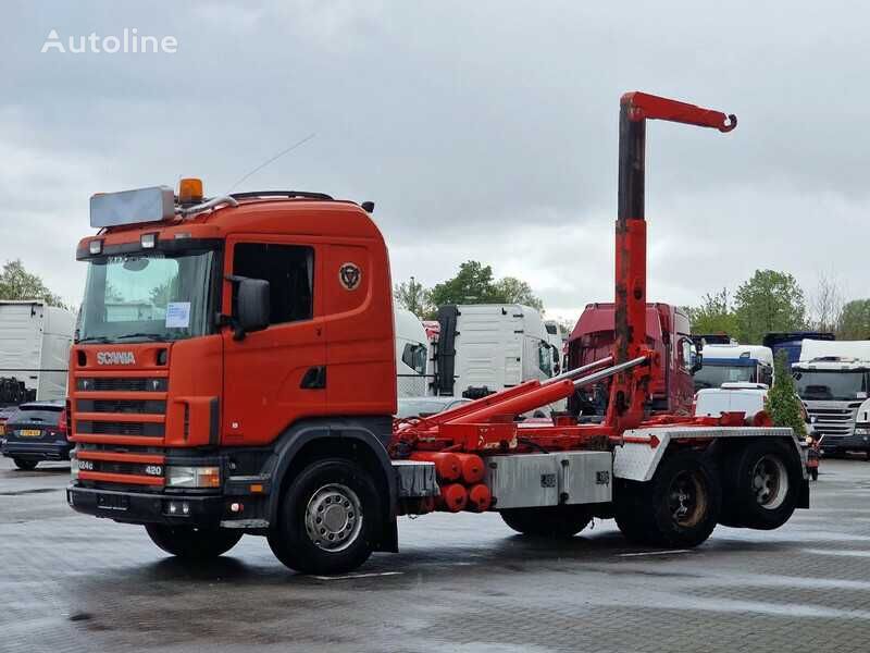 Prodaje se Scania R124-420 rol kiper sa kukom na aukciji