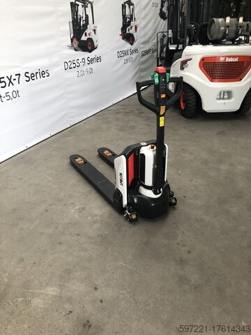 Kamioni sa paletama
Bobcat LPM15N