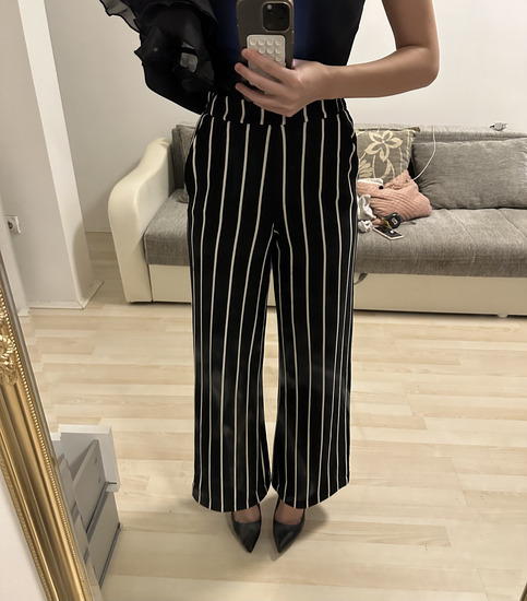 Pantalone na pruge Bershka