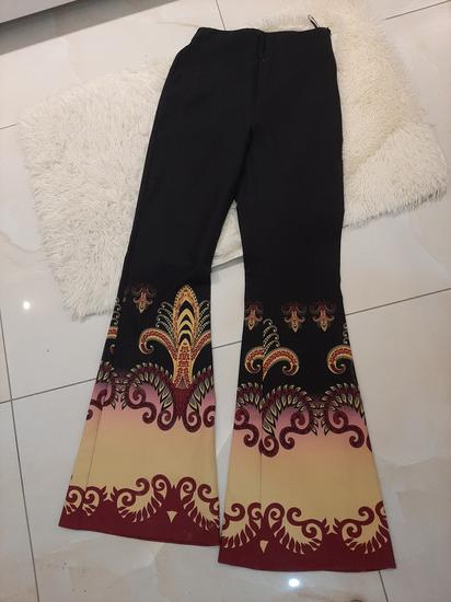 Elegantne pantalone zvonare