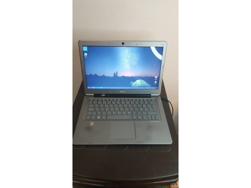 Acer Aspire S3 i7 sa punjacem