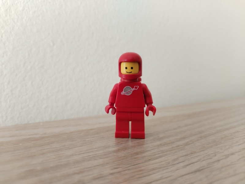 Crveni astronaut