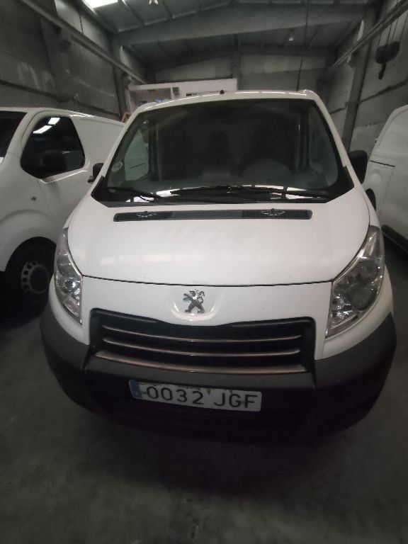 Prodaje se Peugeot EXPERT minibus furgon na aukciji