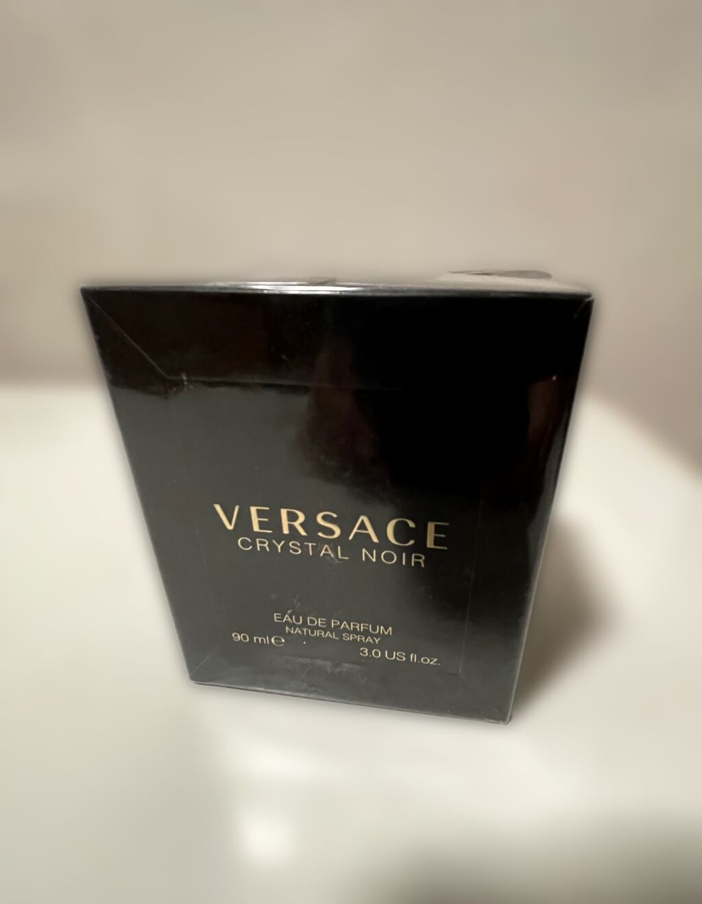 Parfem VERSACE Crystal Noir -40e Eteričan i puten miris;