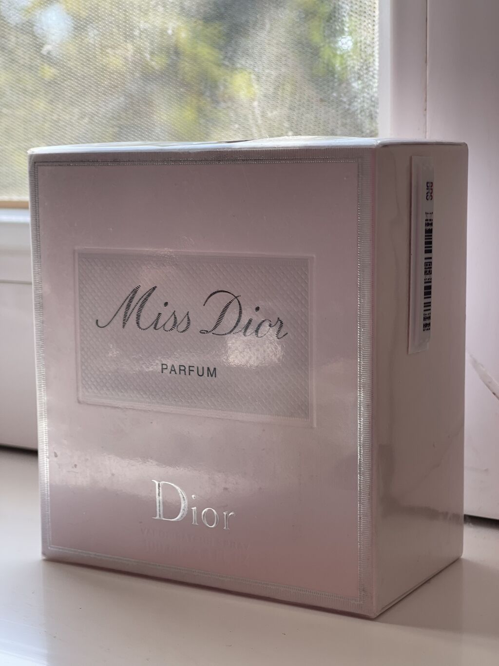 Parfem Miss Dior Parfem izrazito koncentrovanih cvetnih mirisnih