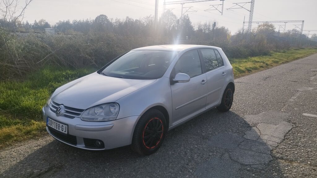 Volkswagen Golf: 1.6 l | 2007 г. Hečbek