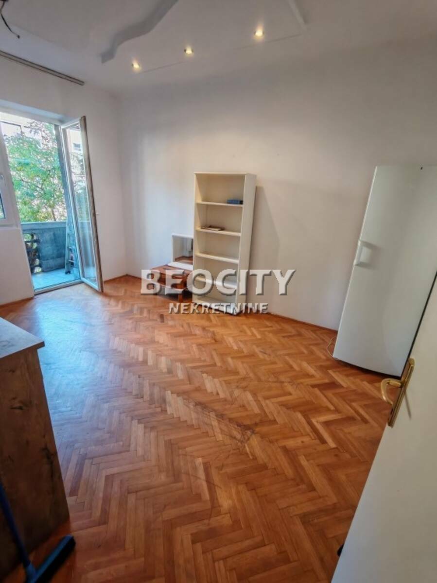 Zemun, Karađorđev trg, 22 Oktobar , 1.5, 40m2, 350EUR