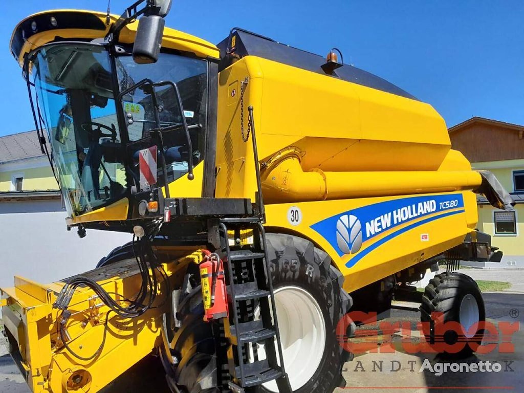 New Holland TC 5.80 T4B kombajn za žito