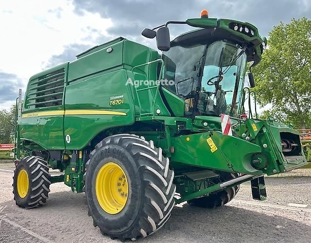 John Deere T 670 T4i kombajn za žito