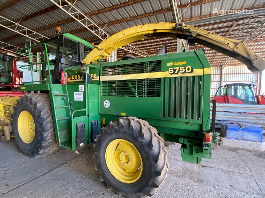 John Deere 6750 krmni kombajn