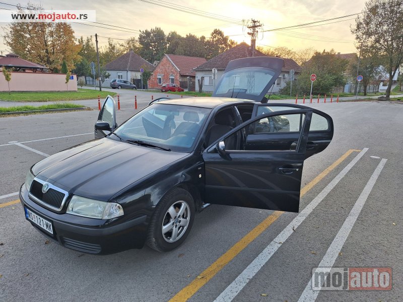 Škoda Octavia 1.6 benzin/gas