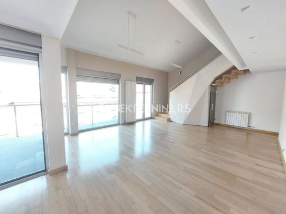 Vračar 128m2, 3.0, penthouse, prazan ID 1232-1