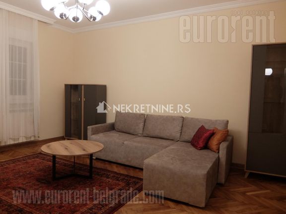 #44427, Izdavanje, Stan, BOTANIČKA BAŠTA, 900 EUR