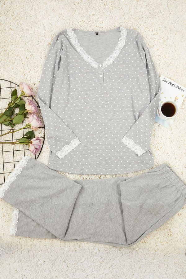 TRENDYOL CURVE GRAY POLKA DOT COLLAR LACE DETAILED KNITTED PAJAMA SET