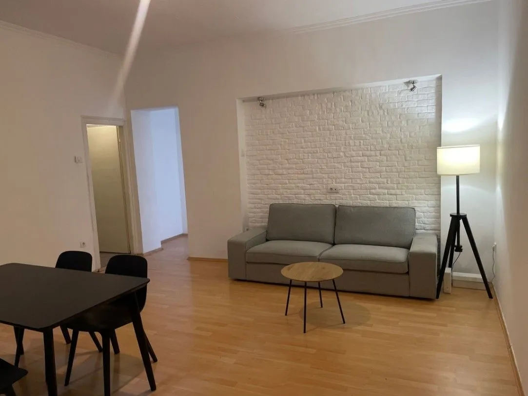 Izdavanje, trosoban stan, 79m2, Stari Grad, Beograd