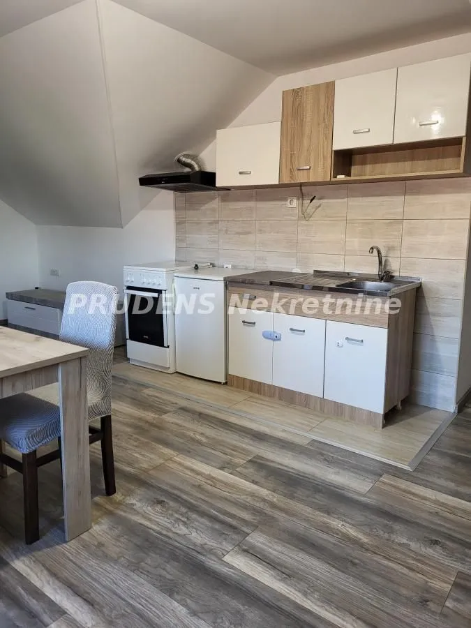 Izdavanje, jednosoban stan, 50m2, Surčin, Beograd