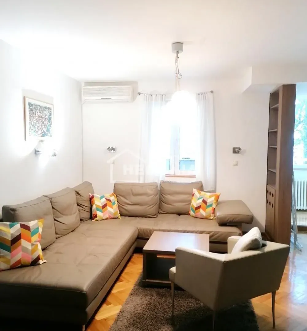 Izdavanje, trosoban stan, 90m2, Dedinje, Beograd