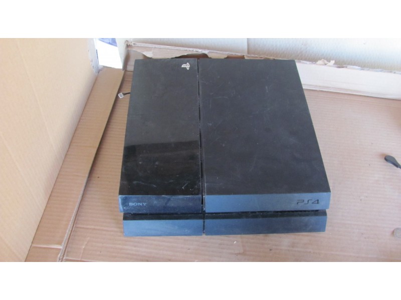 SONY Playstation 4 konzola za delove