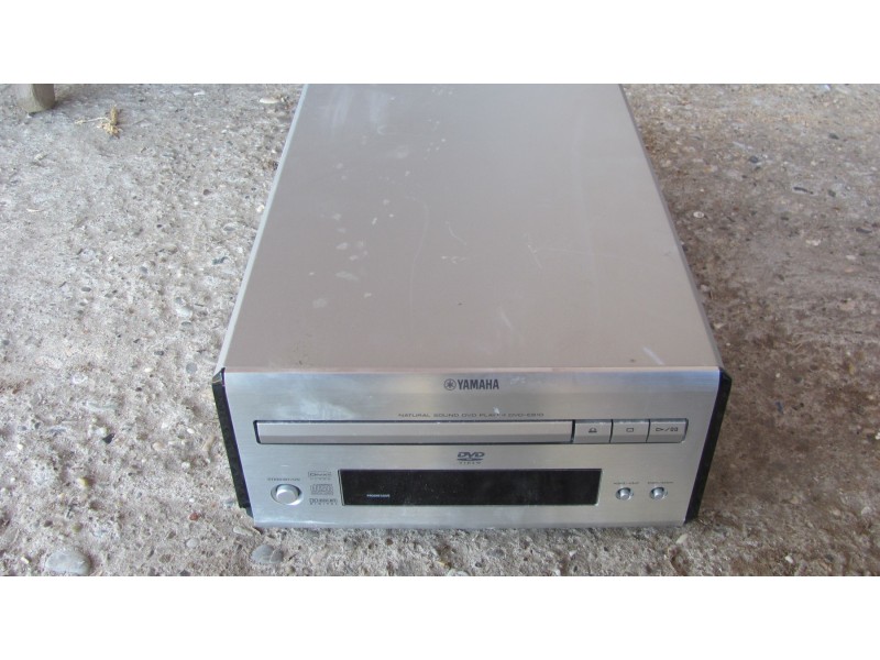 YAMAHA DVD-E810 Natural Sound DVD Player