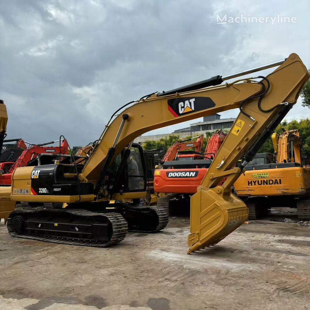 Caterpillar 320D2L bager guseničar