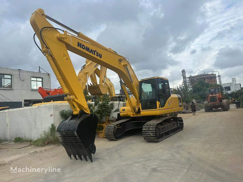 Komatsu PC200-7 bager guseničar