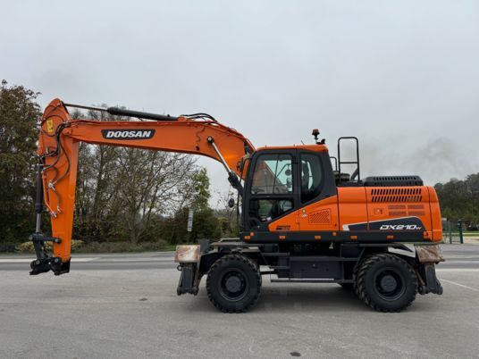 Doosan DX-210-W5 bager točkaš