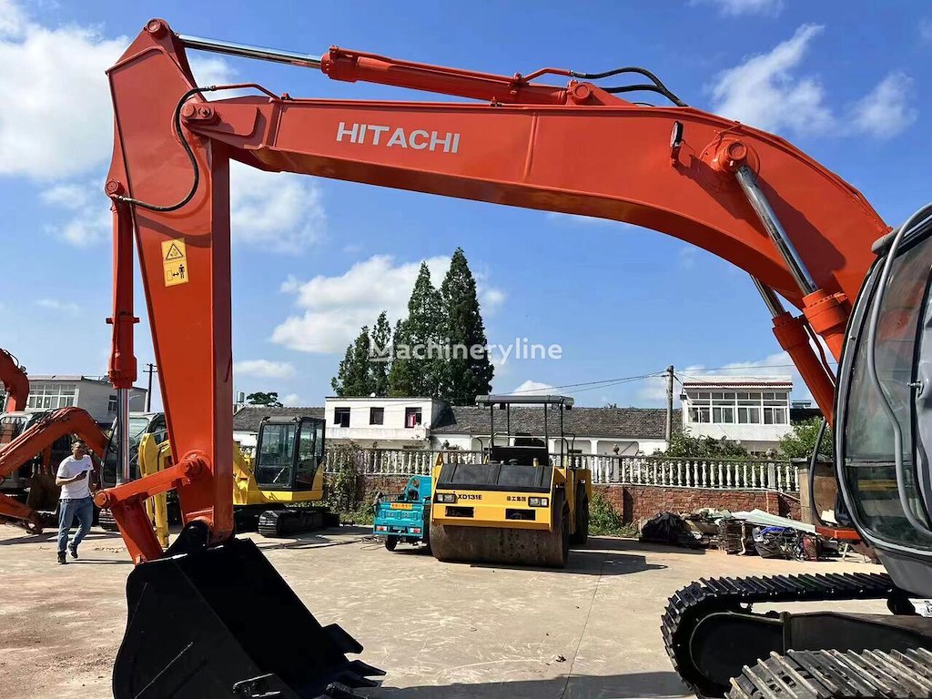 Hitachi ZX200-6 bager guseničar