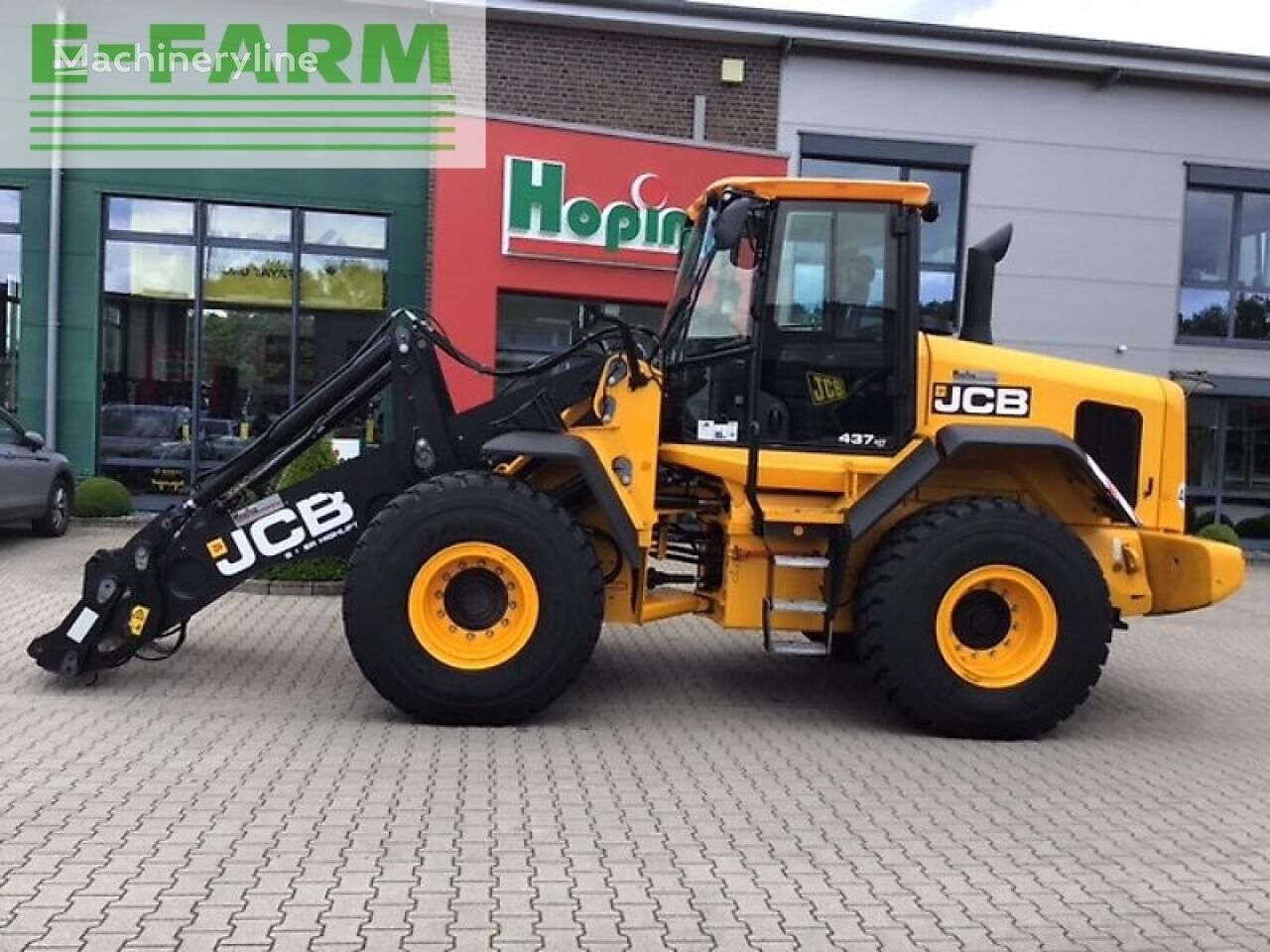 JCB 437 ht farm master mini bager