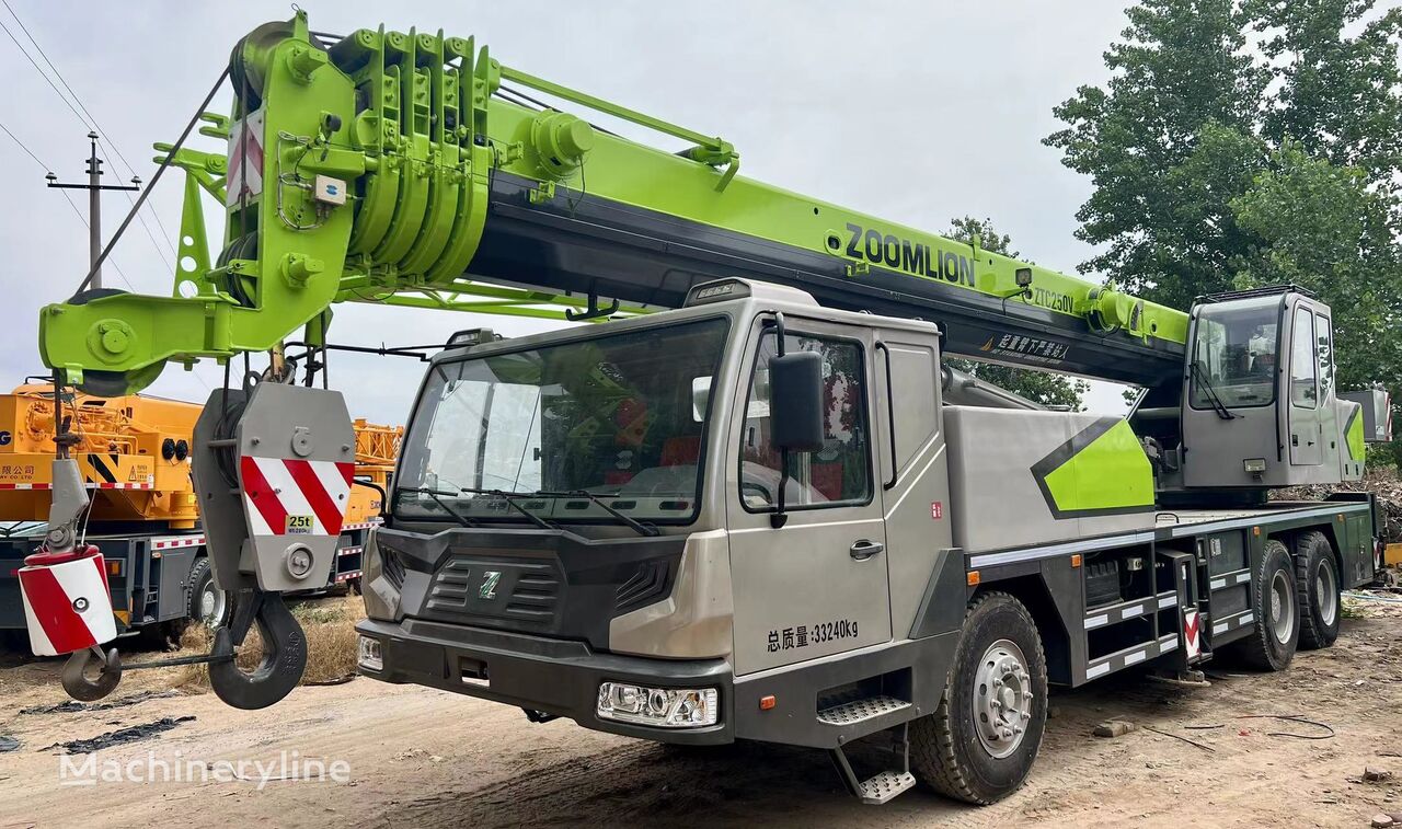 Zoomlion ZTC250V ZTC250 QY25V QY25 Zoomlion used 25 ton 25 tons cranes pokretna dizalica