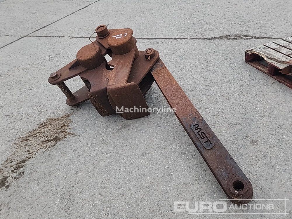 Prodaje se Manual Concrete Pulveriser 80mm Pin to suit 20 Ton Excavator hidraulični čekić na aukciji