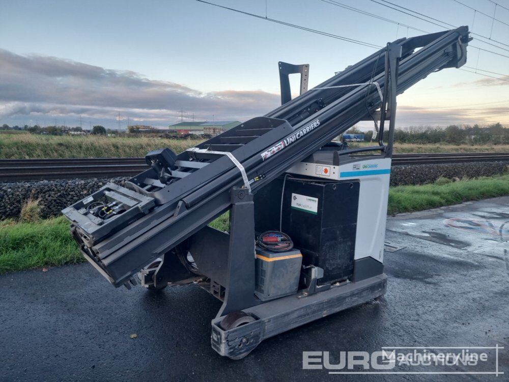 Prodaje se 2020 UniCarrier 200DTFVXF1080UHD Electric Electric Reach Truck, kašiku za prednje utovarivač na aukciji