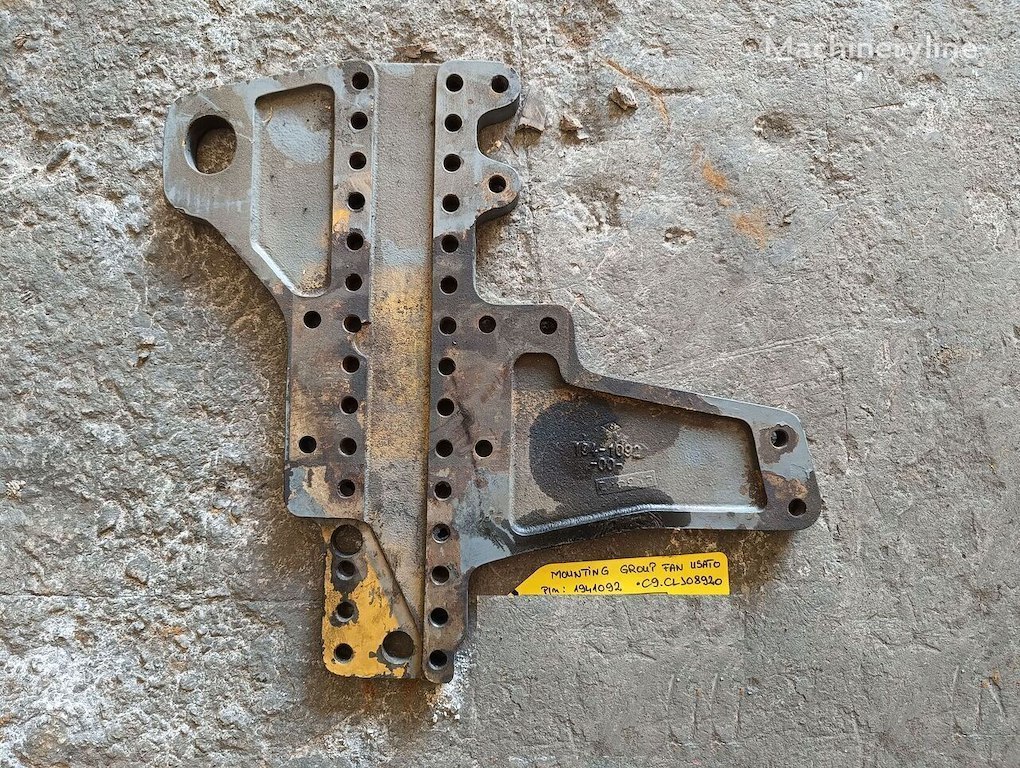 MOUNTING GROUP FAN 1941092 pričvršćivači za Caterpillar građevinske mašine