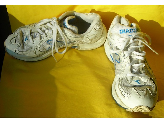 Patike Diadora br. 38,5