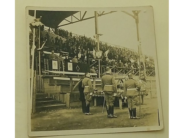 Kralj Aleksandar I Karađorđević na stadionu,neka svečan