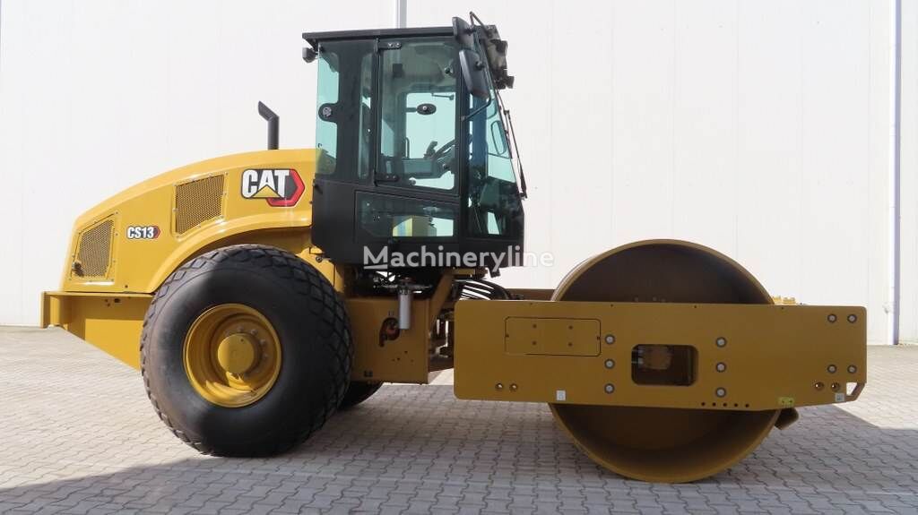 Novi Caterpillar CAT CS13 kompaktor s jednim valjkom