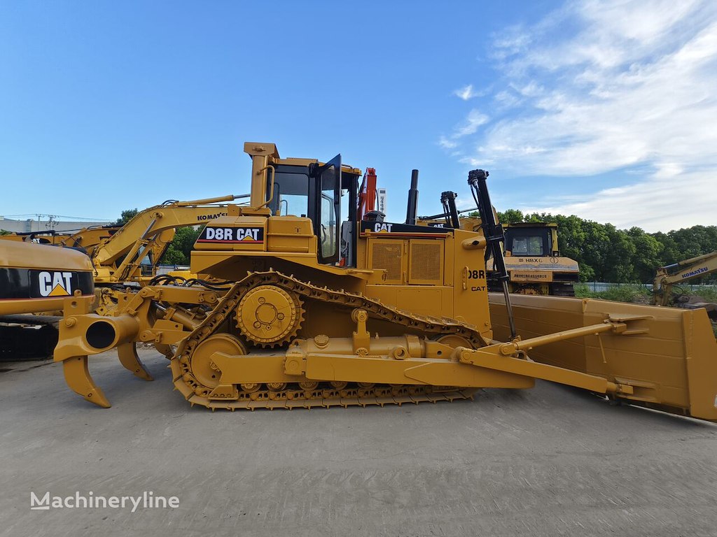 Caterpillar D8R buldožer